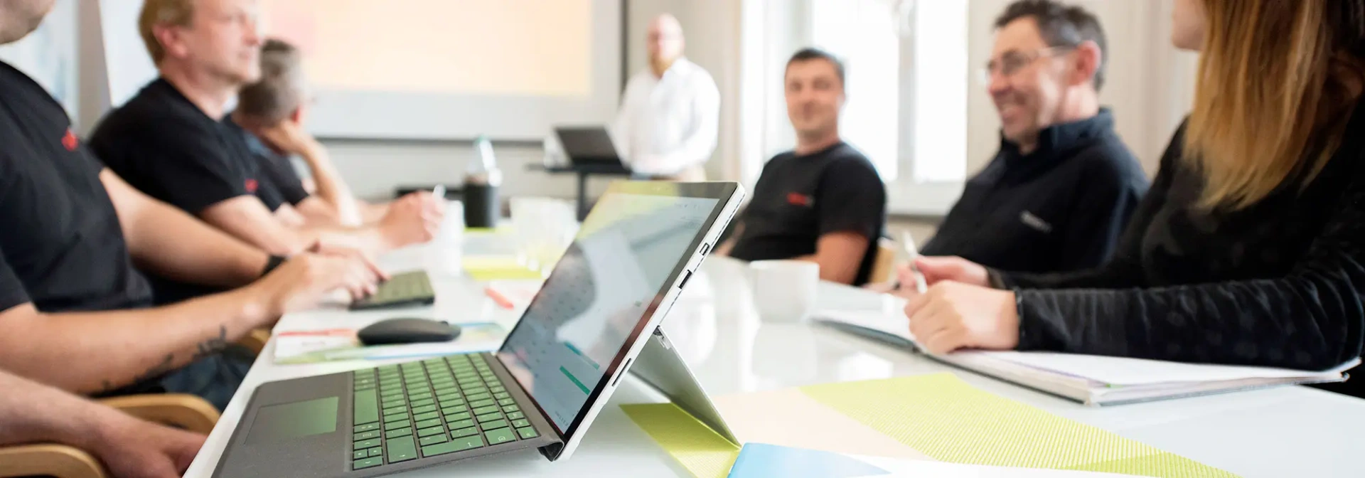 Das Team hinter Captain Finn